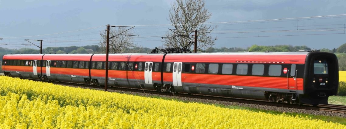 DSB ER IR4 rød NYT design DCC Q2/25 - Lokomotiver MCK - Felderbanen